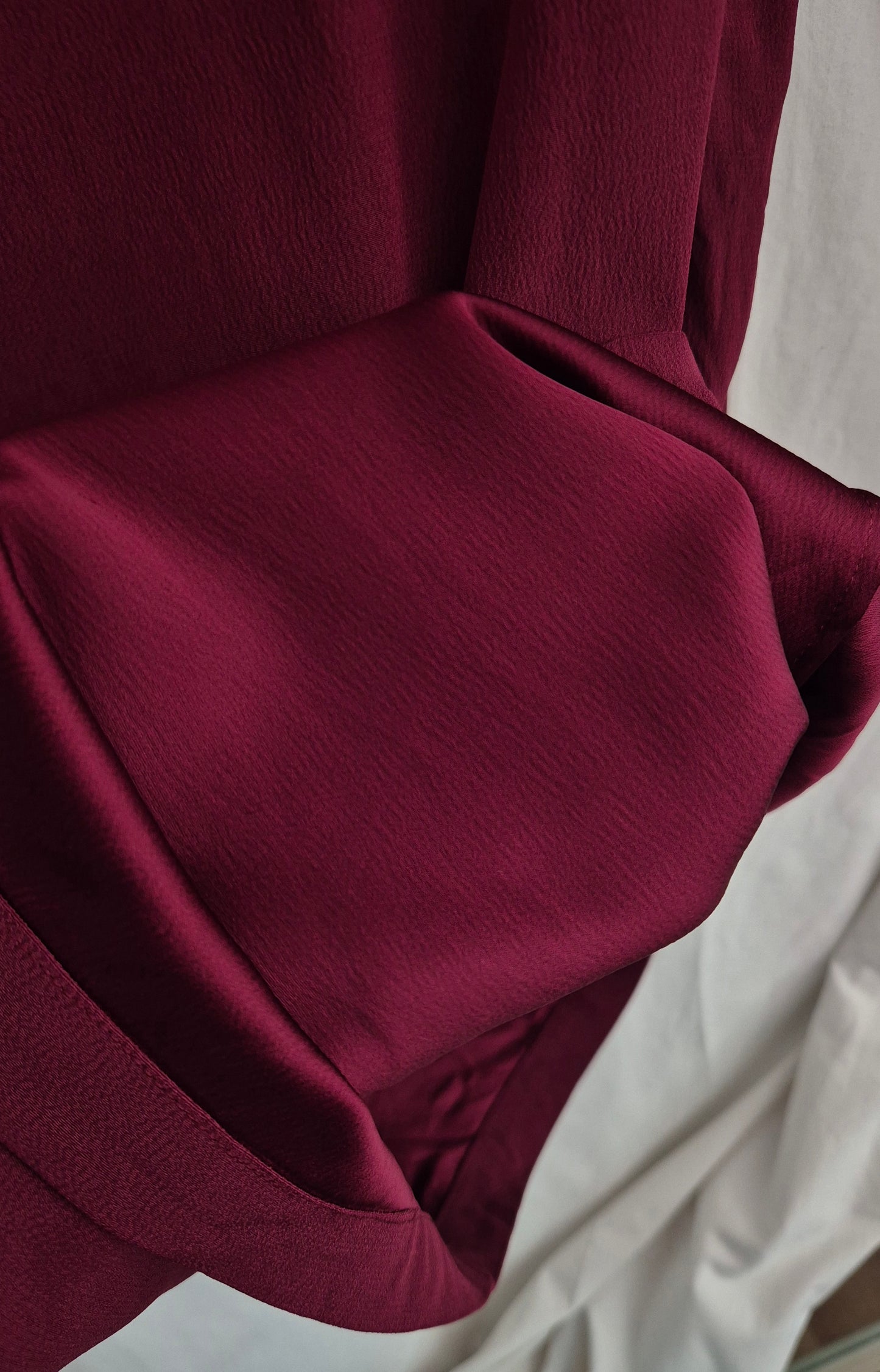 COS burgundy haljina s posebnim rukavima – Mishka Boutique
